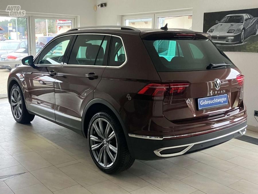 Brūns Volkswagen Tiguan 2021 Kauņa, ar dzinēja tilpumu 2.00 L un nobraukumu 37 tūkst. km par 32690 €, foto 3 vietnē AUTOMOTO.COM.LV