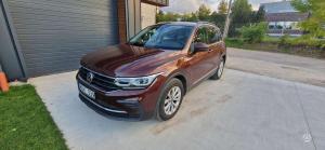 Brown Volkswagen Tiguan 2021 in Siauliai, with an engine capacity of 1.50 L and mileage of 83 thousand km for 21900 €, photo 2 on AUTOMOTO.COM.LV
