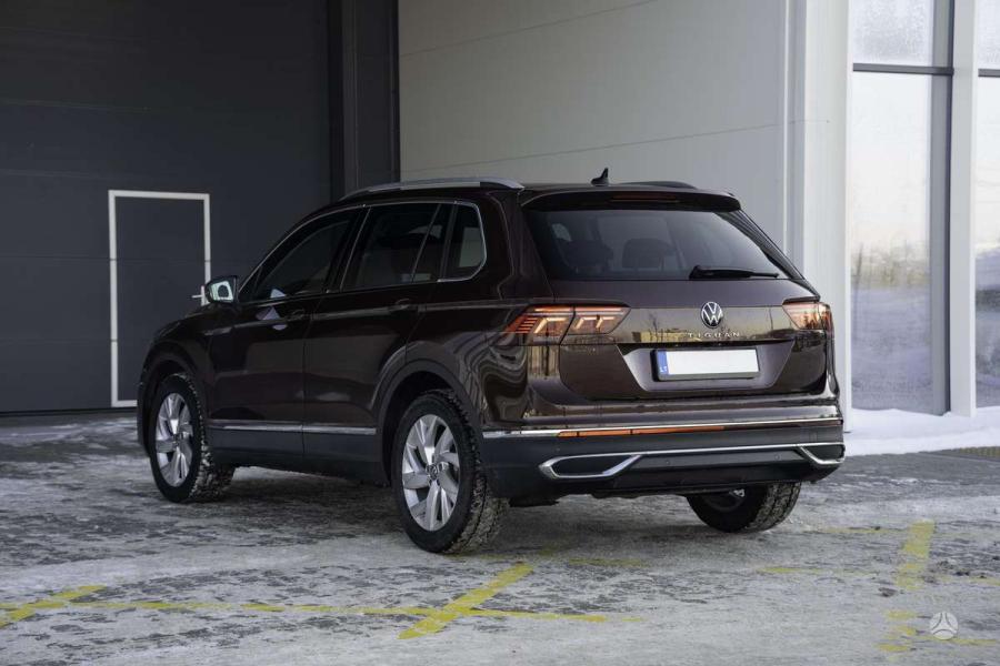 Brown Volkswagen Tiguan 2021 in Vilnius, with an engine capacity of 1.50 L and mileage of 192 thousand km for 17999 €, photo 5 on AUTOMOTO.COM.LV