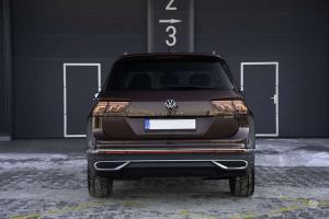 Brown Volkswagen Tiguan 2021 in Vilnius, with an engine capacity of 1.50 L and mileage of 192 thousand km for 17999 €, photo 6 on AUTOMOTO.COM.LV