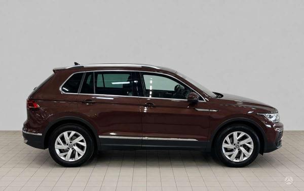 Brūns Volkswagen Tiguan 2021 Kauņa, ar dzinēja tilpumu 1.50 L un nobraukumu 37 tūkst. km par 24500 €, foto 3 vietnē AUTOMOTO.COM.LV