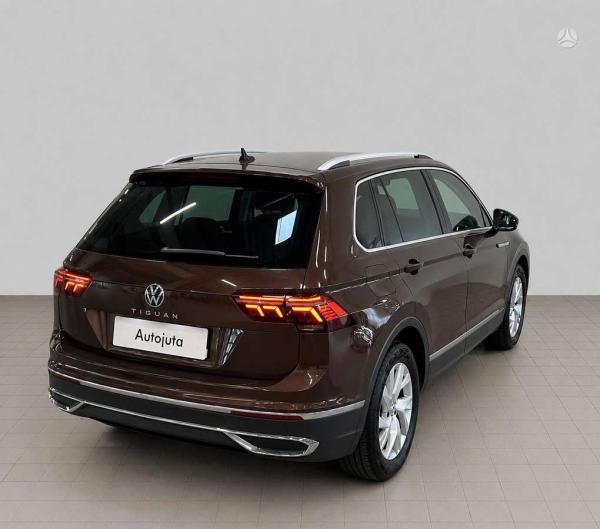 Brūns Volkswagen Tiguan 2021 Kauņa, ar dzinēja tilpumu 1.50 L un nobraukumu 37 tūkst. km par 24500 €, foto 4 vietnē AUTOMOTO.COM.LV