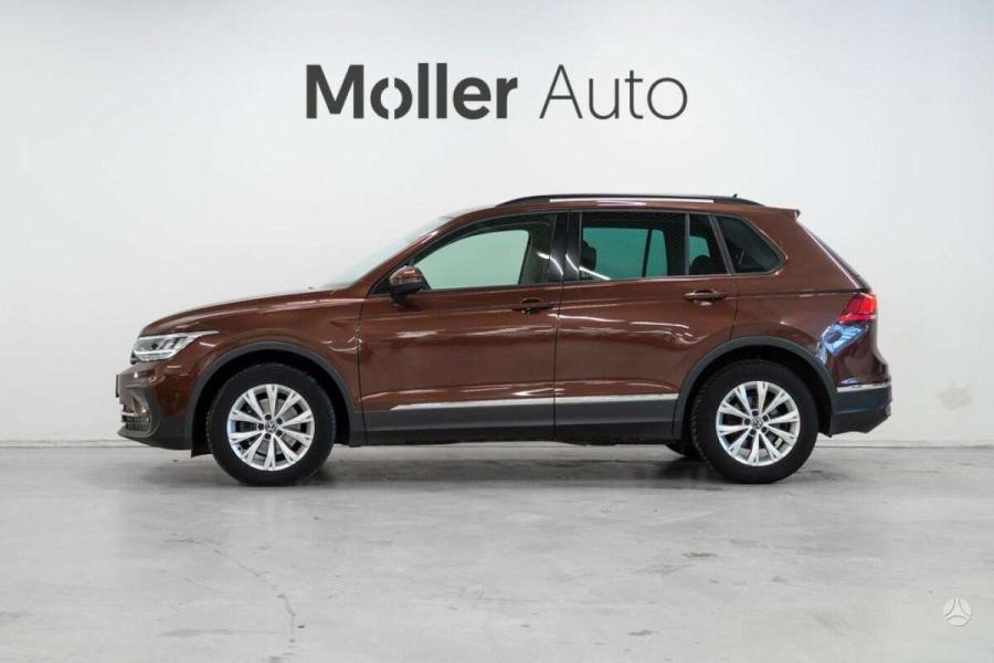 Brūns Volkswagen Tiguan 2022 Viļņa, ar dzinēja tilpumu 1.50 L un nobraukumu 93 tūkst. km par 21750 €, foto 2 vietnē AUTOMOTO.COM.LV