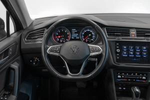 Brown Volkswagen Tiguan 2022 in Vilnius, with an engine capacity of 1.50 L and mileage of 93 thousand km for 21750 €, photo 10 on AUTOMOTO.COM.LV
