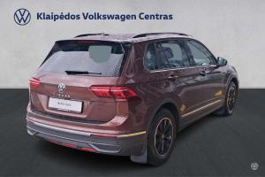 Brown Volkswagen Tiguan 2023 in Klaipeda, with an engine capacity of 1.50 L and mileage of 79 thousand km for 24500 €, photo 7 on AUTOMOTO.COM.LV
