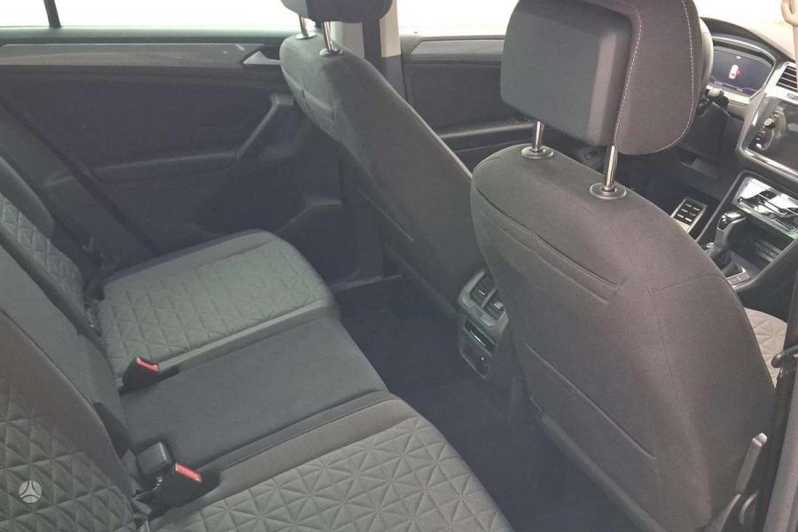 Brown Volkswagen Tiguan 2023 in Klaipeda, with an engine capacity of 1.50 L and mileage of 79 thousand km for 24500 €, photo 10 on AUTOMOTO.COM.LV