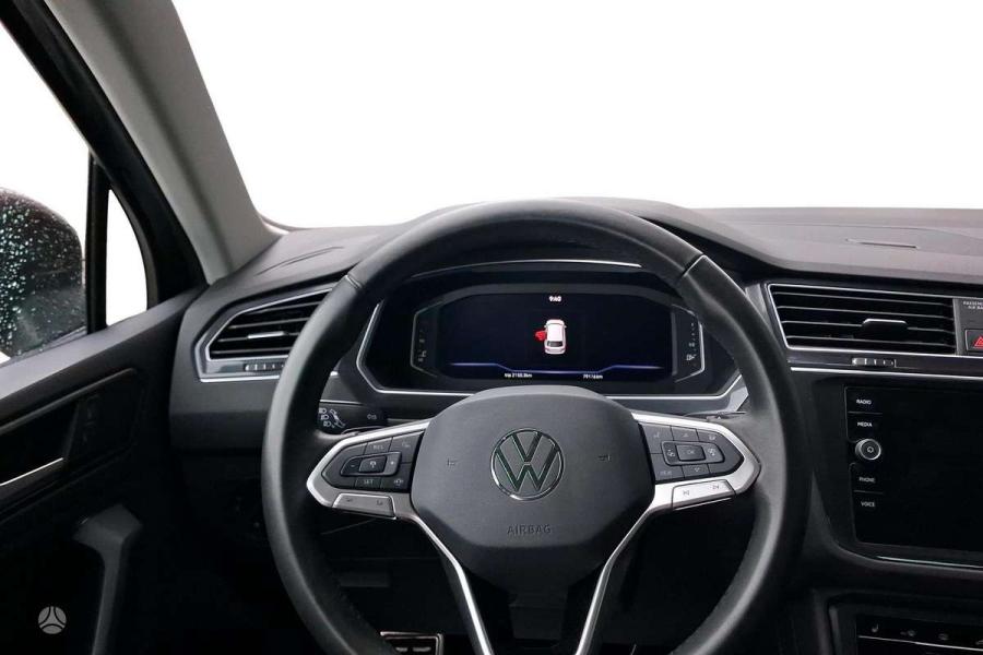 Brown Volkswagen Tiguan 2023 in Klaipeda, with an engine capacity of 1.50 L and mileage of 79 thousand km for 24500 €, photo 12 on AUTOMOTO.COM.LV