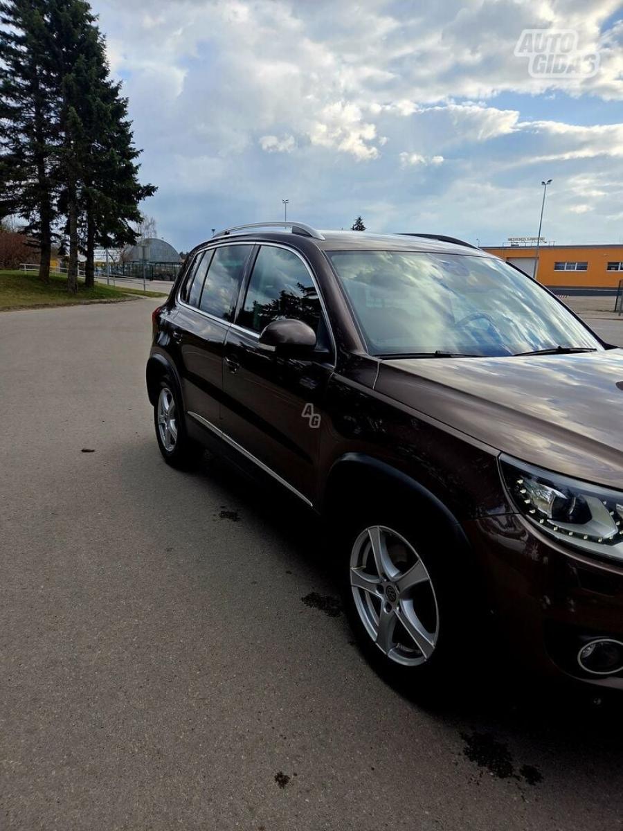 Brūns Volkswagen Tiguan 2012 Alīta, ar dzinēja tilpumu 2.00 L un nobraukumu 374 tūkst. km par 6500 €, foto 1 vietnē AUTOMOTO.COM.LV