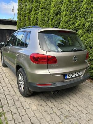 Brown Volkswagen Tiguan 2015 in Riga, with an engine capacity of 2.00 L and mileage of 184 thousand km for 10200 €, photo 3 on AUTOMOTO.COM.LV