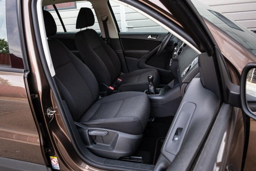 Brūns Volkswagen Tiguan 2012 Jelgava, ar dzinēja tilpumu 1.40 L un nobraukumu 167 tūkst. km par 8750 €, foto 7 vietnē AUTOMOTO.COM.LV