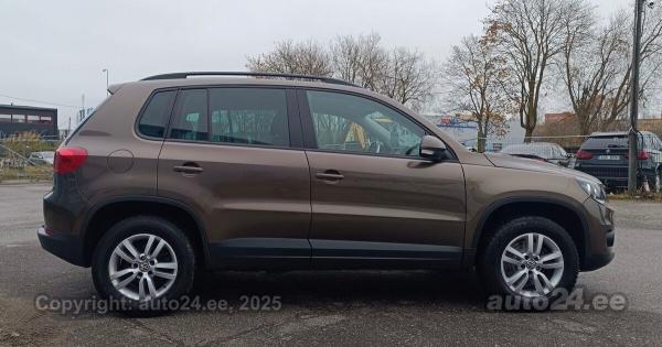 Brown Volkswagen Tiguan 2012 in Narva, with an engine capacity of 1.40 L and mileage of 327 thousand km for 5999 €, photo 11 on AUTOMOTO.COM.LV