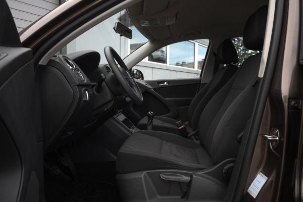 Brūns Volkswagen Tiguan 2012 Jelgava, ar dzinēja tilpumu 1.40 L un nobraukumu 167 tūkst. km par 9900 €, foto 7 vietnē AUTOMOTO.COM.LV