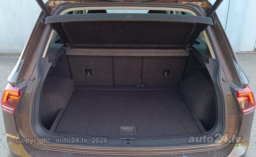 Brūns Volkswagen Tiguan 2016 Tallina, ar dzinēja tilpumu 2.00 L un nobraukumu 197 tūkst. km par 14995 €, foto 11 vietnē AUTOMOTO.COM.LV