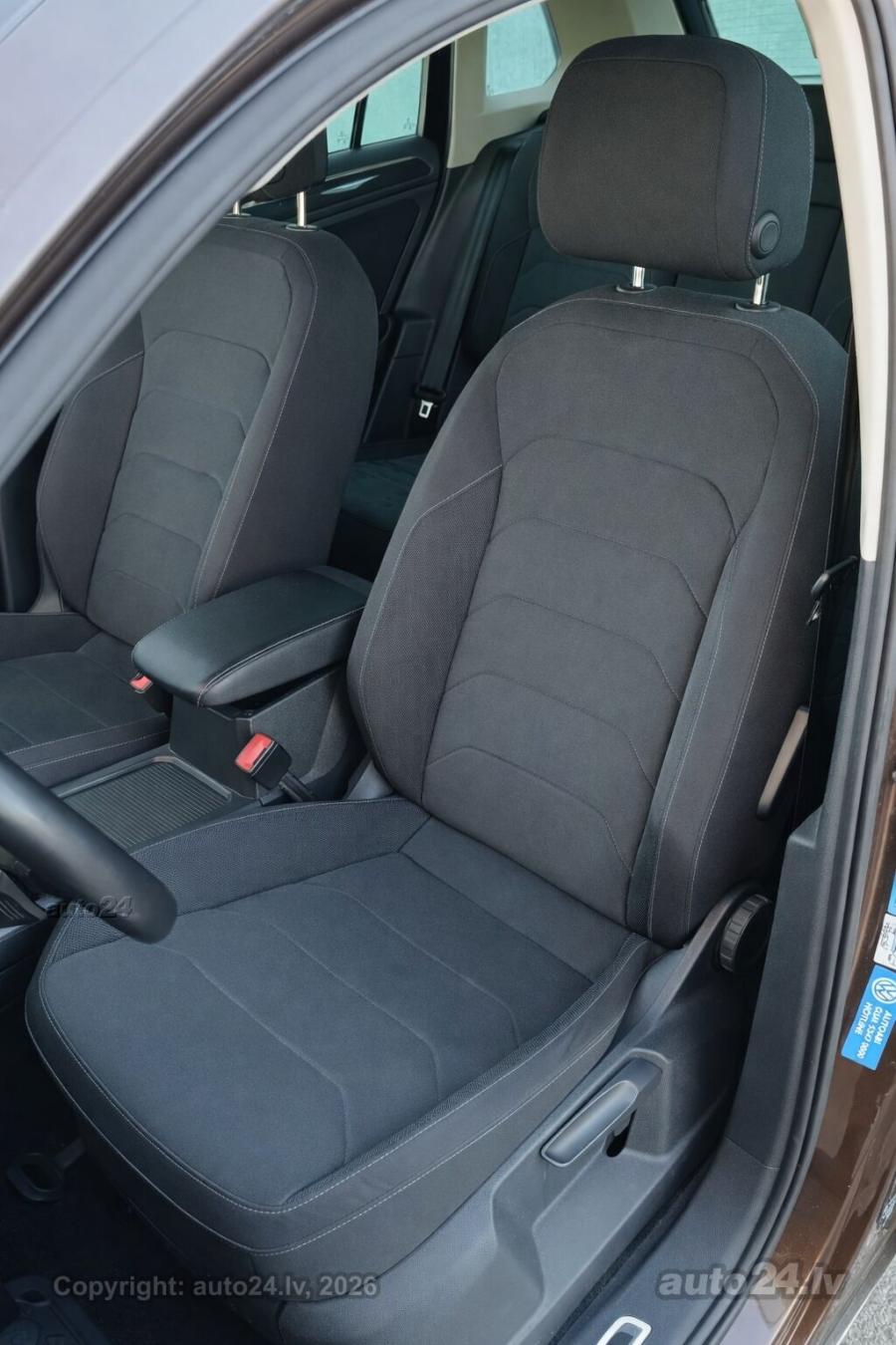 Brūns Volkswagen Tiguan 2016 Tallina, ar dzinēja tilpumu 2.00 L un nobraukumu 197 tūkst. km par 14995 €, foto 17 vietnē AUTOMOTO.COM.LV