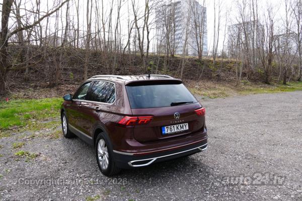 Brown Volkswagen Tiguan 2021 in Tallinn, with an engine capacity of 1.50 L and mileage of 67 thousand km for 26000 €, photo 3 on AUTOMOTO.COM.LV