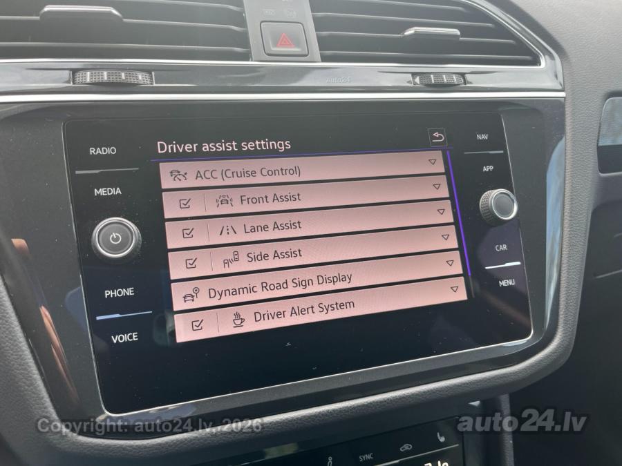 Brūns Volkswagen Tiguan 2021 Tallina, ar dzinēja tilpumu 1.50 L un nobraukumu 67 tūkst. km par 26000 €, foto 16 vietnē AUTOMOTO.COM.LV