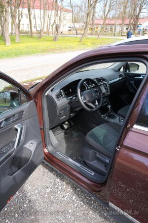 Brūns Volkswagen Tiguan 2021 Tallina, ar dzinēja tilpumu 1.50 L un nobraukumu 67 tūkst. km par 26000 €, foto 21 vietnē AUTOMOTO.COM.LV