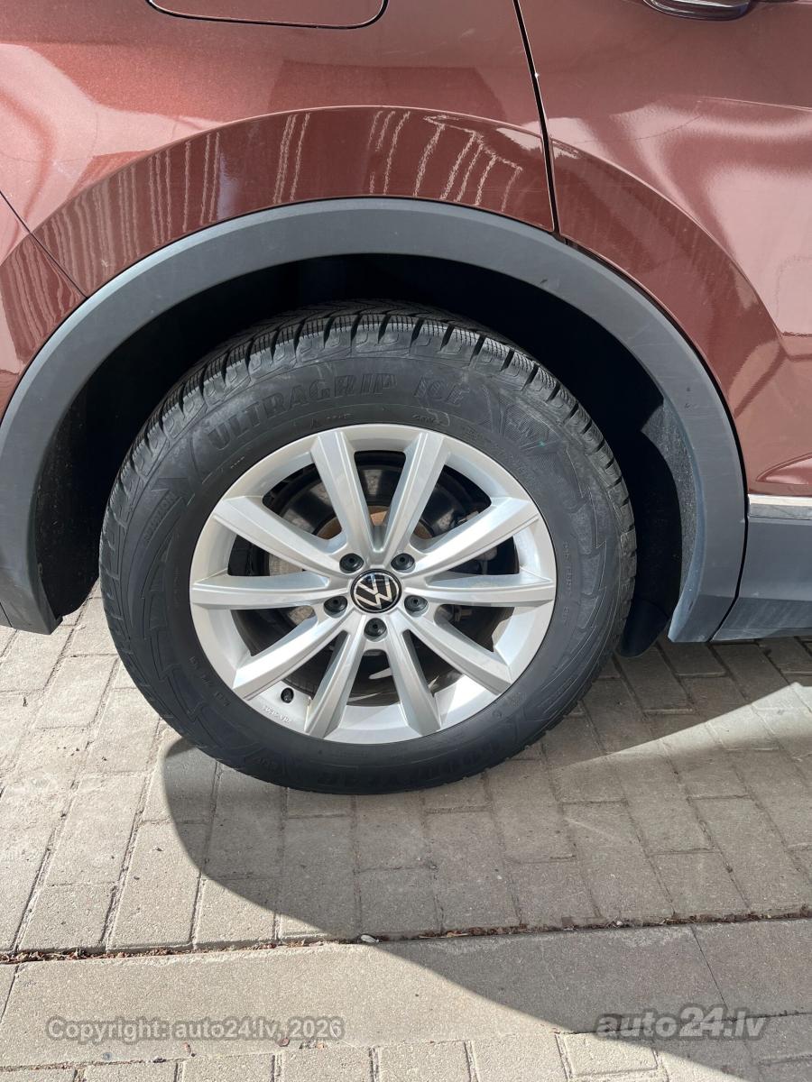 Brūns Volkswagen Tiguan 2021 Tallina, ar dzinēja tilpumu 1.50 L un nobraukumu 67 tūkst. km par 26000 €, foto 24 vietnē AUTOMOTO.COM.LV