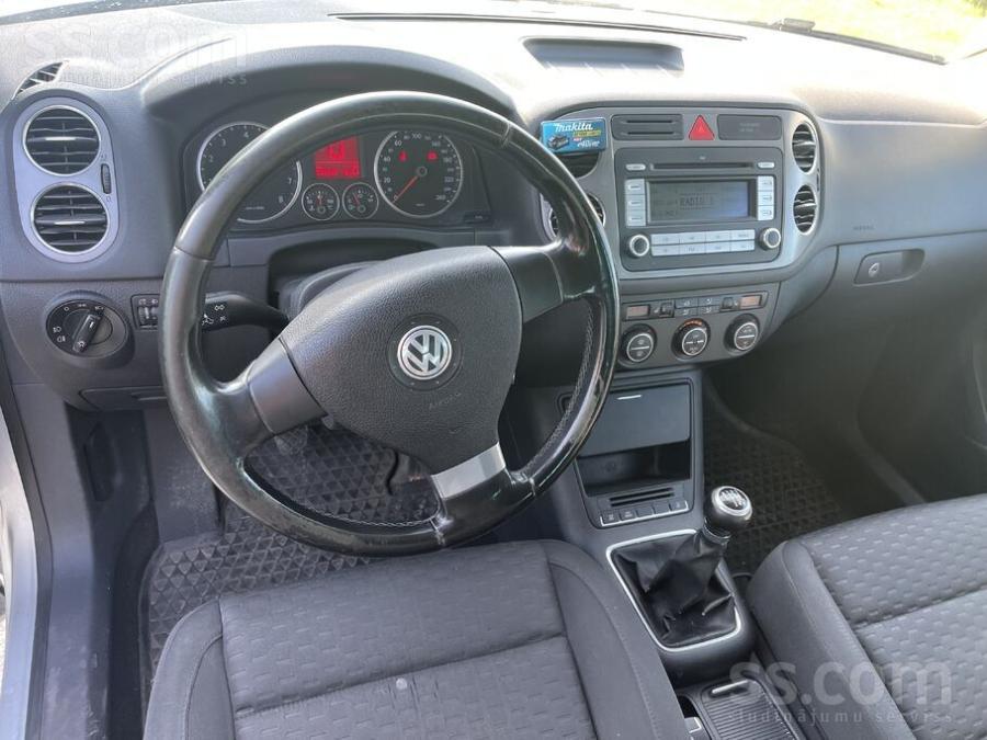 Volkswagen Tiguan 2008 Jēkabpils, ar dzinēja tilpumu 2.00 L un nobraukumu 288 tūkst. km par 2600 €, foto 5 vietnē AUTOMOTO.COM.LV