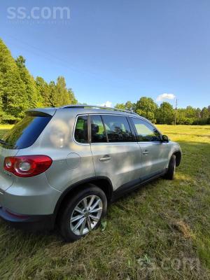 Volkswagen Tiguan 2008 in Riga, with an engine capacity of 2.00 L and mileage of 255 thousand km for 5500 €, photo 4 on AUTOMOTO.COM.LV