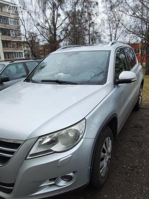 Volkswagen Tiguan 2008 in Alytus, with an engine capacity of 2.00 L and mileage of 330 thousand km for 5000 €, photo 4 on AUTOMOTO.COM.LV