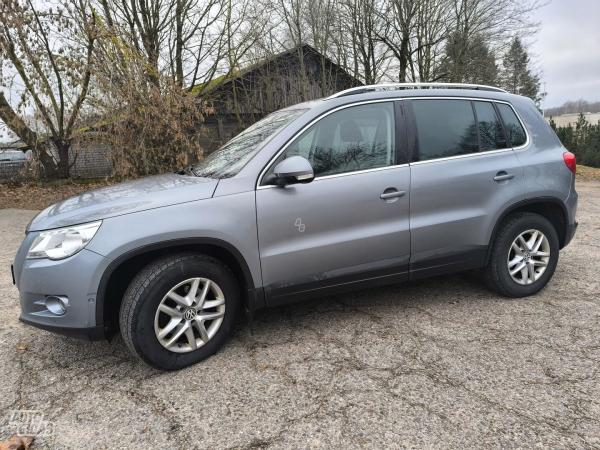 Volkswagen Tiguan 2008 in Vilnius, with an engine capacity of 2.00 L and mileage of 240 thousand km for 4950 €, photo 1 on AUTOMOTO.COM.LV