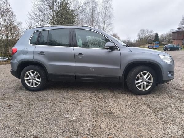 Volkswagen Tiguan 2008 in Vilnius, with an engine capacity of 2.00 L and mileage of 240 thousand km for 4950 €, photo 2 on AUTOMOTO.COM.LV