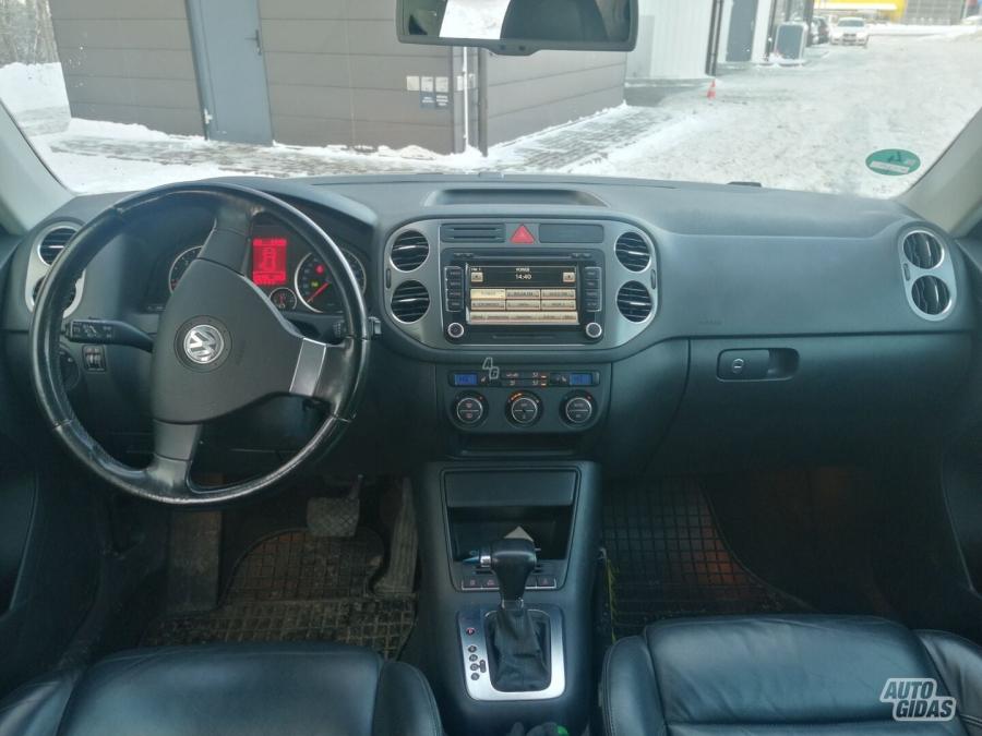 Volkswagen Tiguan 2008 in Utena, with an engine capacity of 2.00 L and mileage of 179 thousand km for 6900 €, photo 16 on AUTOMOTO.COM.LV