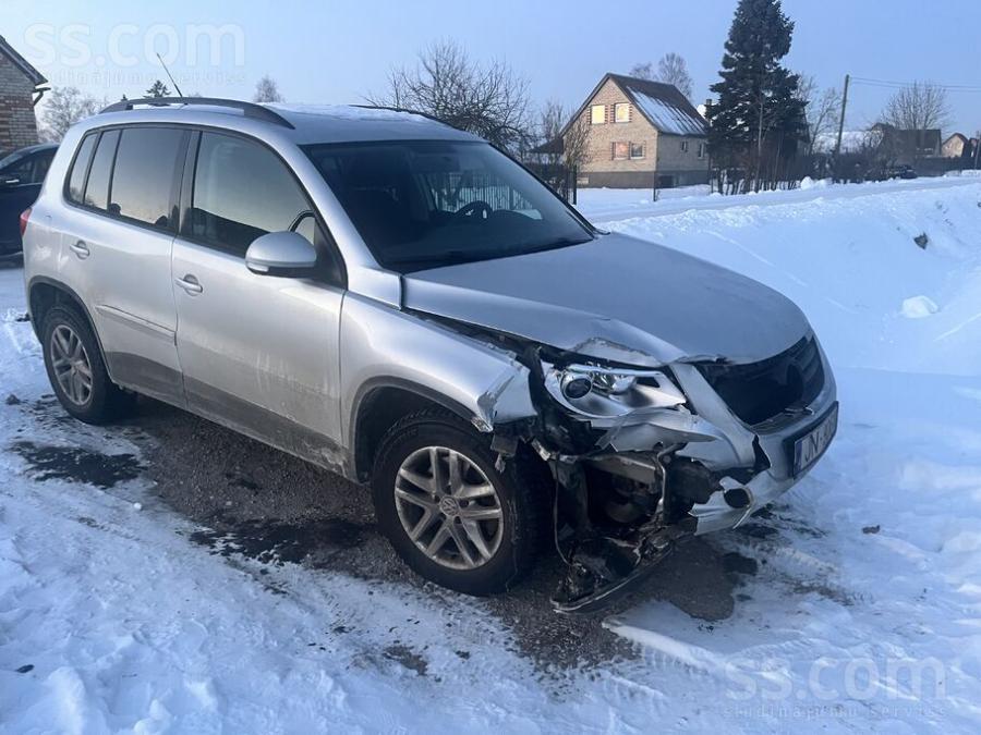 Volkswagen Tiguan 2008 Jelgava, ar dzinēja tilpumu 2.00 L un nobraukumu 393 tūkst. km par 2800 €, foto 1 vietnē AUTOMOTO.COM.LV