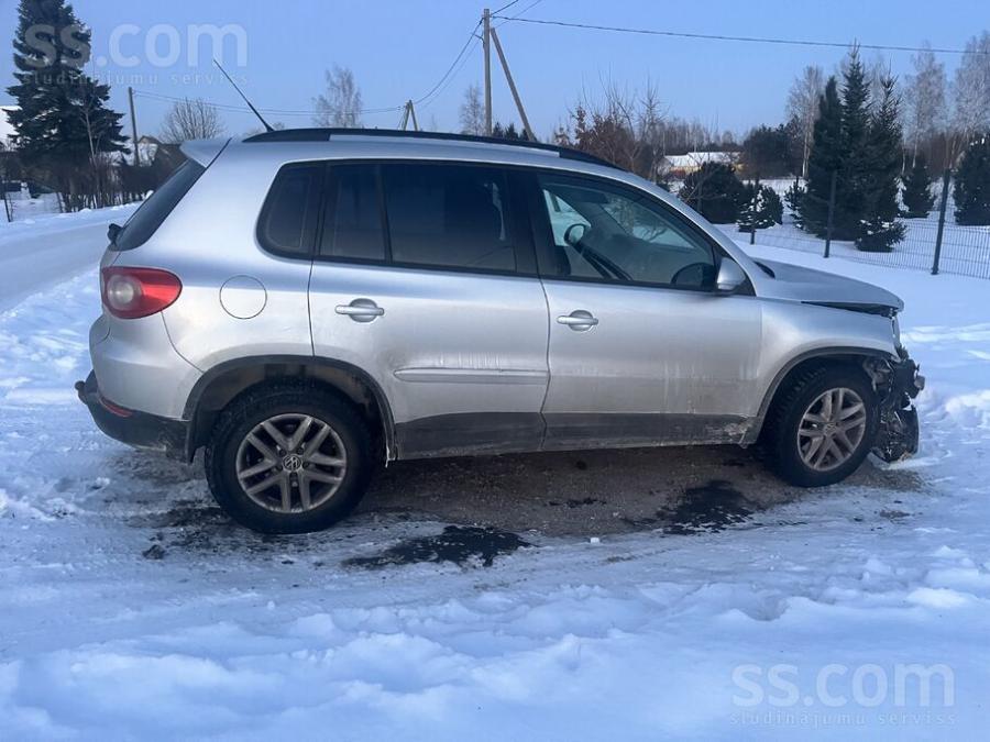 Volkswagen Tiguan 2008 Jelgava, ar dzinēja tilpumu 2.00 L un nobraukumu 393 tūkst. km par 2800 €, foto 2 vietnē AUTOMOTO.COM.LV