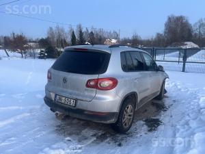 Volkswagen Tiguan 2008 Jelgava, ar dzinēja tilpumu 2.00 L un nobraukumu 393 tūkst. km par 2800 €, foto 3 vietnē AUTOMOTO.COM.LV