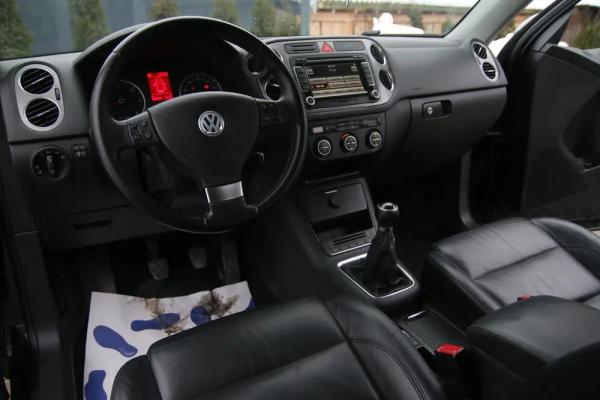 Volkswagen Tiguan 2008 Rīga, ar dzinēja tilpumu 2.00 L un nobraukumu 265 tūkst. km par 5890 €, foto 5 vietnē AUTOMOTO.COM.LV