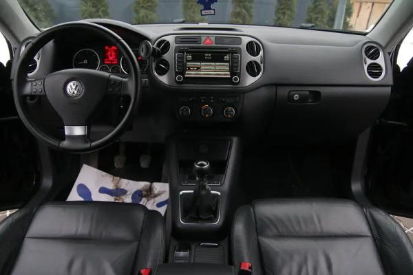 Volkswagen Tiguan 2008 Rīga, ar dzinēja tilpumu 2.00 L un nobraukumu 265 tūkst. km par 5890 €, foto 6 vietnē AUTOMOTO.COM.LV