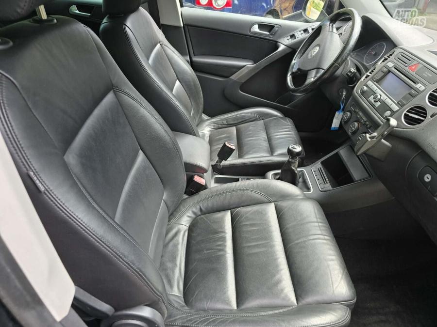 Volkswagen Tiguan 2008 in Ignalina, with an engine capacity of 2.00 L and mileage of 220 thousand km for 5850 €, photo 12 on AUTOMOTO.COM.LV