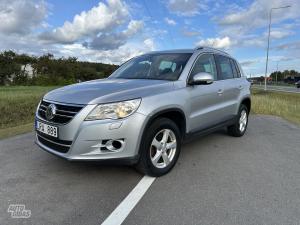 Volkswagen Tiguan 2008 in Kaunas, with an engine capacity of 2.00 L and mileage of 300 thousand km for 5000 €, photo  on AUTOMOTO.COM.LV