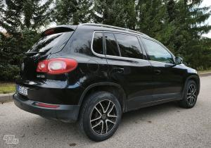 Volkswagen Tiguan 2008 in Jonava, with an engine capacity of 2.00 L and mileage of 390 thousand km for 2800 €, photo 9 on AUTOMOTO.COM.LV