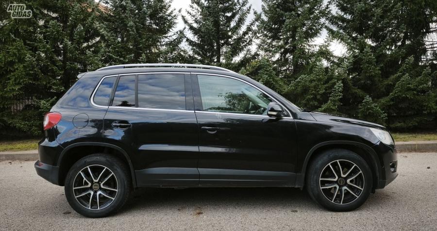 Volkswagen Tiguan 2008 in Jonava, with an engine capacity of 2.00 L and mileage of 390 thousand km for 2800 €, photo 18 on AUTOMOTO.COM.LV