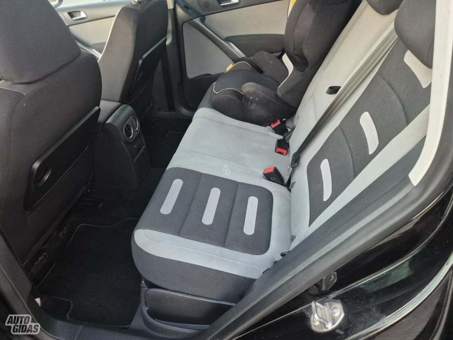Volkswagen Tiguan 2008 in Vilnius, with an engine capacity of 2.00 L and mileage of 218 thousand km for 4000 €, photo 6 on AUTOMOTO.COM.LV