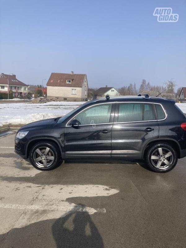 Volkswagen Tiguan 2009 in Kelme, with an engine capacity of 2.00 L and mileage of 281 thousand km for 4100 €, photo 4 on AUTOMOTO.COM.LV
