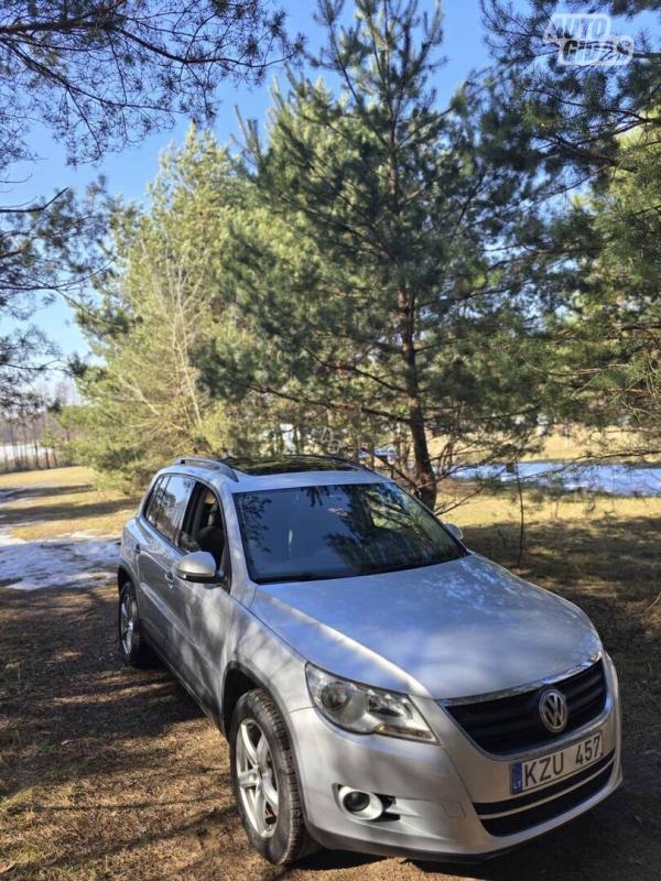 Volkswagen Tiguan 2009 in Vilnius, with an engine capacity of 2.00 L and mileage of 305 thousand km for 4000 €, photo 4 on AUTOMOTO.COM.LV