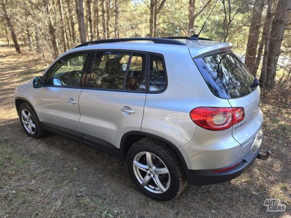 Volkswagen Tiguan 2009 in Vilnius, with an engine capacity of 2.00 L and mileage of 305 thousand km for 4000 €, photo 8 on AUTOMOTO.COM.LV