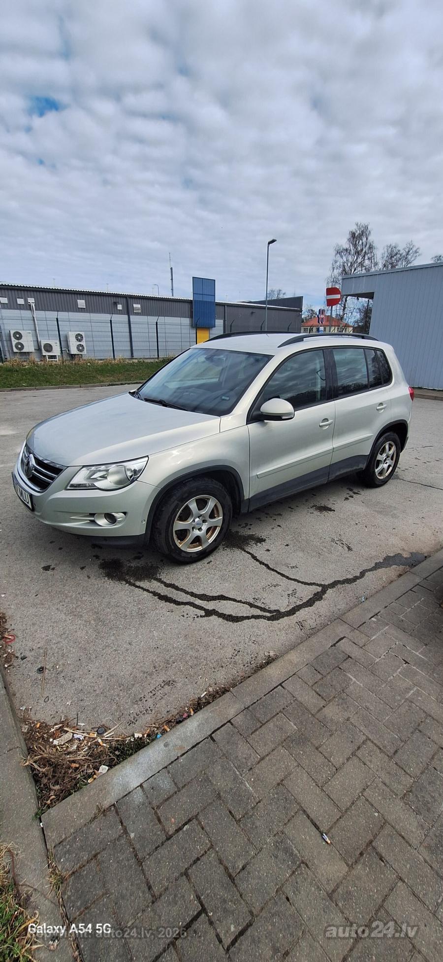Volkswagen Tiguan 2009 Tallina, ar dzinēja tilpumu 2.00 L un nobraukumu 275 tūkst. km par 6500 €, foto 5 vietnē AUTOMOTO.COM.LV