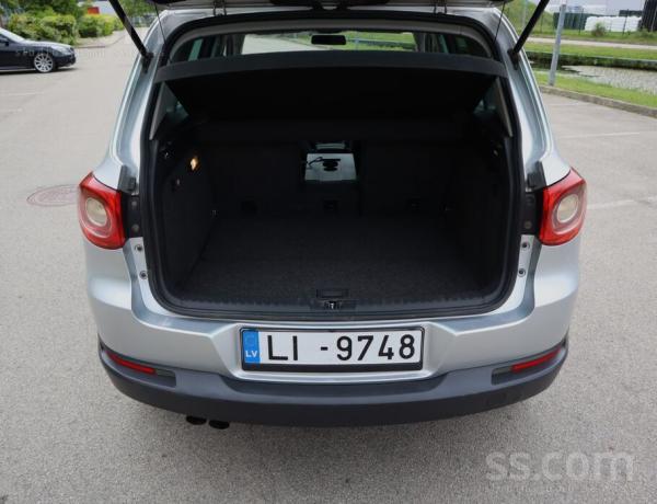 Volkswagen Tiguan 2009 in Riga, with an engine capacity of 2.00 L and mileage of 344 thousand km for 5990 €, photo 9 on AUTOMOTO.COM.LV