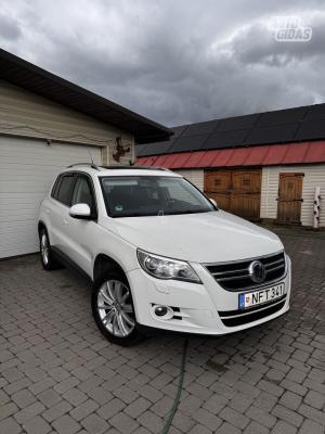 Volkswagen Tiguan 2009 Viļņa, ar dzinēja tilpumu 2.00 L un nobraukumu 203 tūkst. km par 4000 €, foto  vietnē AUTOMOTO.COM.LV