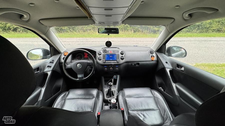 Volkswagen Tiguan 2009 in Vilnius, with an engine capacity of 2.00 L and mileage of 295 thousand km for 3600 €, photo 7 on AUTOMOTO.COM.LV