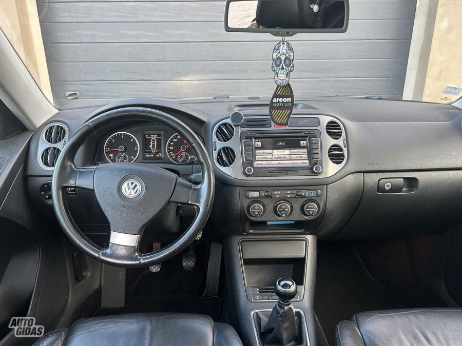 Volkswagen Tiguan 2010 Tauragė, ar dzinēja tilpumu 2.00 L un nobraukumu 240 tūkst. km par 4600 €, foto 9 vietnē AUTOMOTO.COM.LV