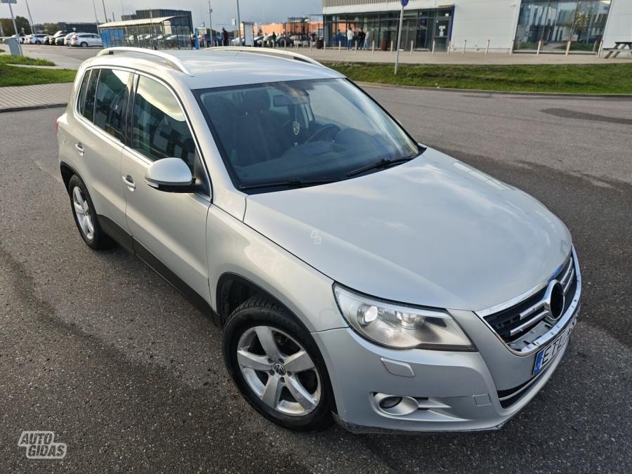 Volkswagen Tiguan 2010 in Vilnius, with an engine capacity of 2.00 L and mileage of 302 thousand km for 2200 €, photo 1 on AUTOMOTO.COM.LV