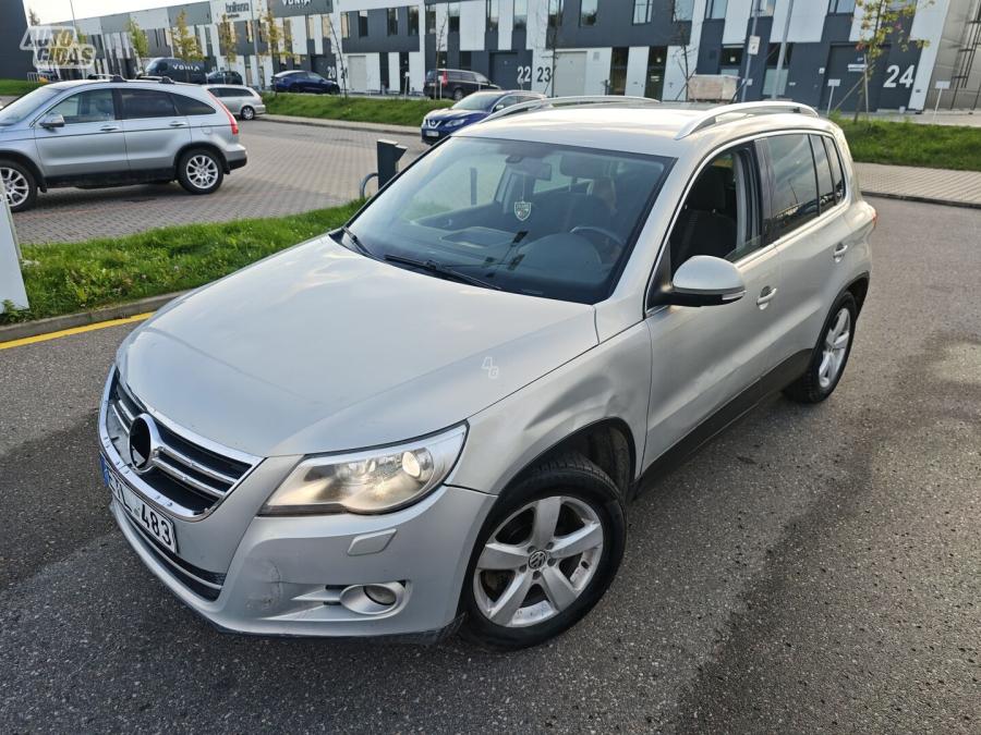 Volkswagen Tiguan 2010 in Vilnius, with an engine capacity of 2.00 L and mileage of 302 thousand km for 2200 €, photo 3 on AUTOMOTO.COM.LV
