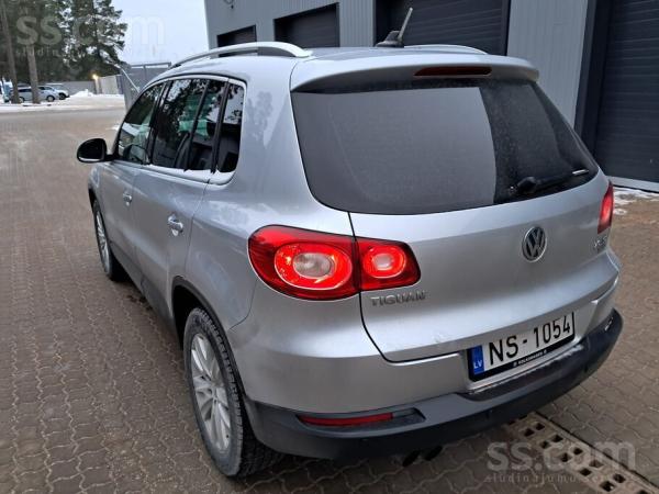 Volkswagen Tiguan 2011 in Riga, with an engine capacity of 2.00 L and mileage of 284 thousand km for 7500 €, photo 6 on AUTOMOTO.COM.LV