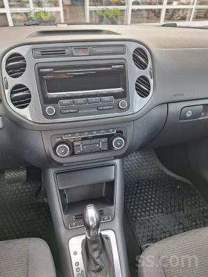 Volkswagen Tiguan 2011 in Jelgava, with an engine capacity of 2.00 L and mileage of 406 thousand km for 6600 €, photo 14 on AUTOMOTO.COM.LV